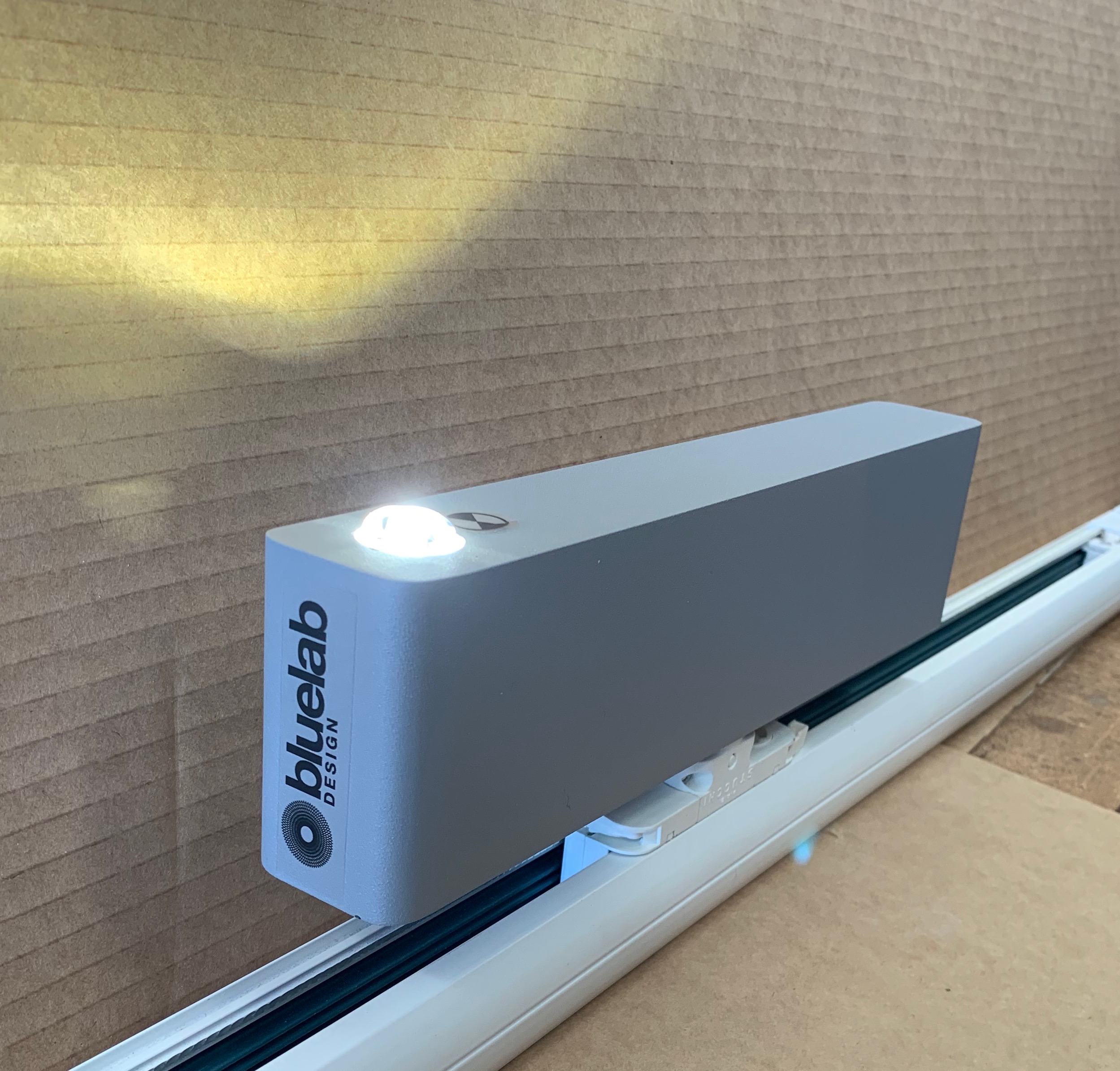 K9 Track mounted Emergency - Blue Lab Design